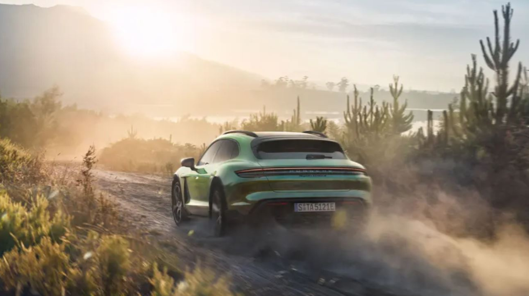 Joining forces: Porsche and Hydro drive decarbonisation of sports car ...