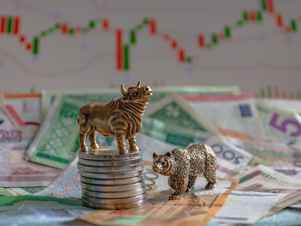 LME opens floor trading in the "Ring"